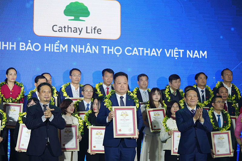 Cathay Life lọt Top Doanh nghiệp lớn nhất Việt Nam