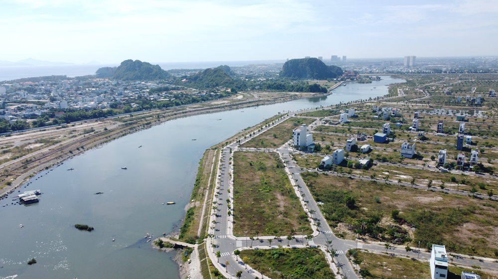 Bất động sản sôi động trở lại, nguồn thu từ nhà, đất Đà Nẵng tăng gần ...