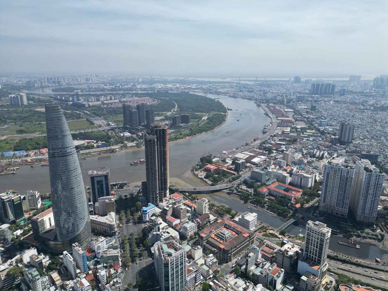 TP.HCM đã tháo gỡ 80 dự án tồn đọng, thị trường bất động sản tăng nhẹ