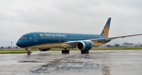Ngắm Boeing 787-9 Dreamliner của Vietnam Airlines tại các địa danh nổi ...
