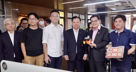 Phó thủ tướng Singapore thăm Block71 Saigon - Tiêu điểm về đổi mới sáng ...