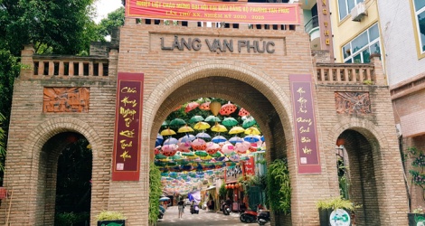 Hà Nội: Tôn vinh lụa Hà Đông, hấp dẫn du khách đến làng lụa Vạn Phúc
