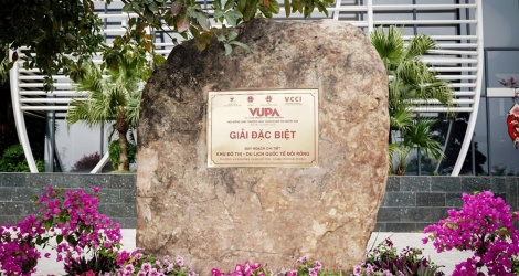 Gắn biển công trình đạt giải đặc biệt VUPA tại Khu du lịch Quốc tế Đồi Rồng